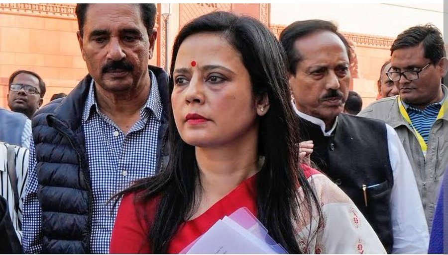 A Day After Lokpal Orders FIR, CBI Raids Mahua Moitra’s Home, Other Locations in Kolkata | NewsClick